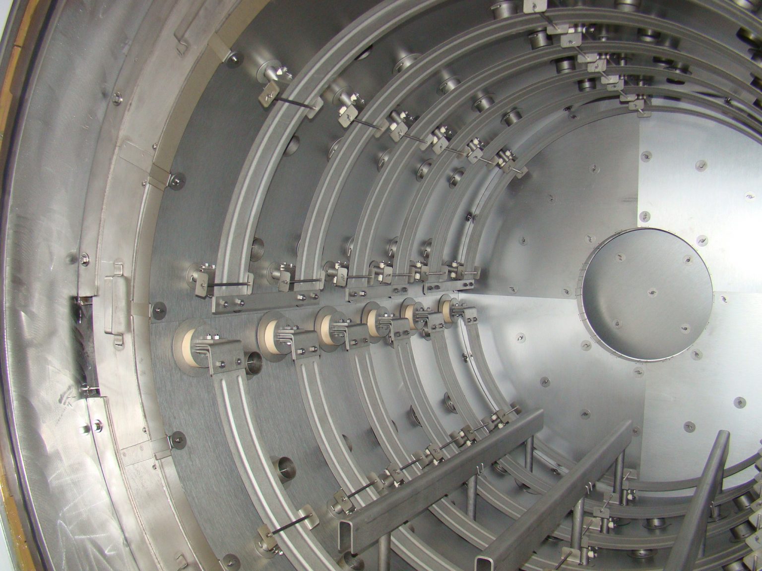 Horizontal vacuum furnaces - IVA Schmetz